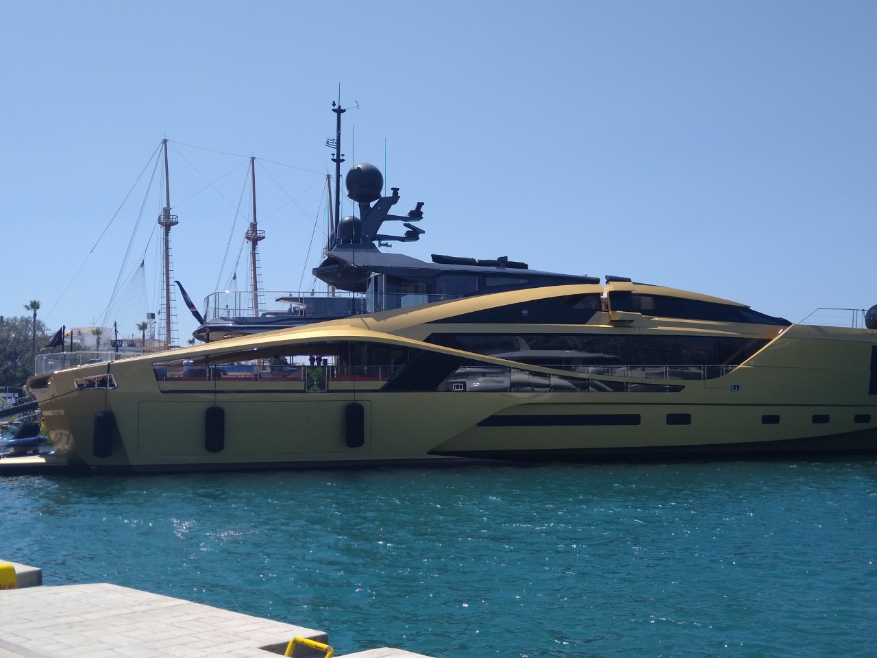 ΜΙΑ ΕΝΤΥΠΩΣΙΑΚΗ ΘΑΛΑΜΗΓΟΣ ΣΤΟ ΛΙΜΑΝΙ ΤΗΣ ΚΩ - vimatisko.gr
