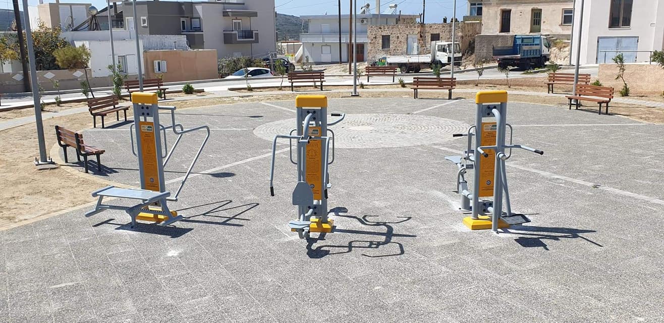 ΤΟΠΟΘΕΤΗΘΗΚΑΝ ΟΡΓΑΝΑ ΓΥΜΝΑΣΤΙΚΗΣ ΣΕ ΕΞΩΤΕΡΙΚΟ ΧΩΡΟ ΣΤΗΝ ΚΕΦΑΛΟ ...