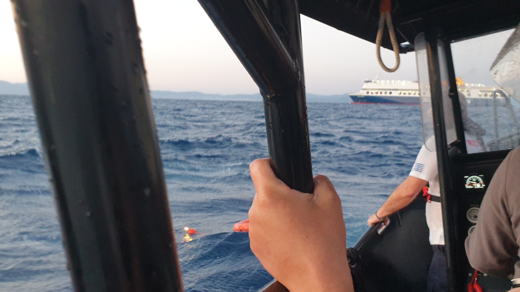 TO BLUE STAR ΕΝΤΟΠΙΣΕ ΜΕΤΑΝΑΣΤΕΣ ΣΤΗΝ ΘΑΛΑΣΣΙΑ ΠΕΡΙΟΧΗ ΤΗΣ ΚΩ ...