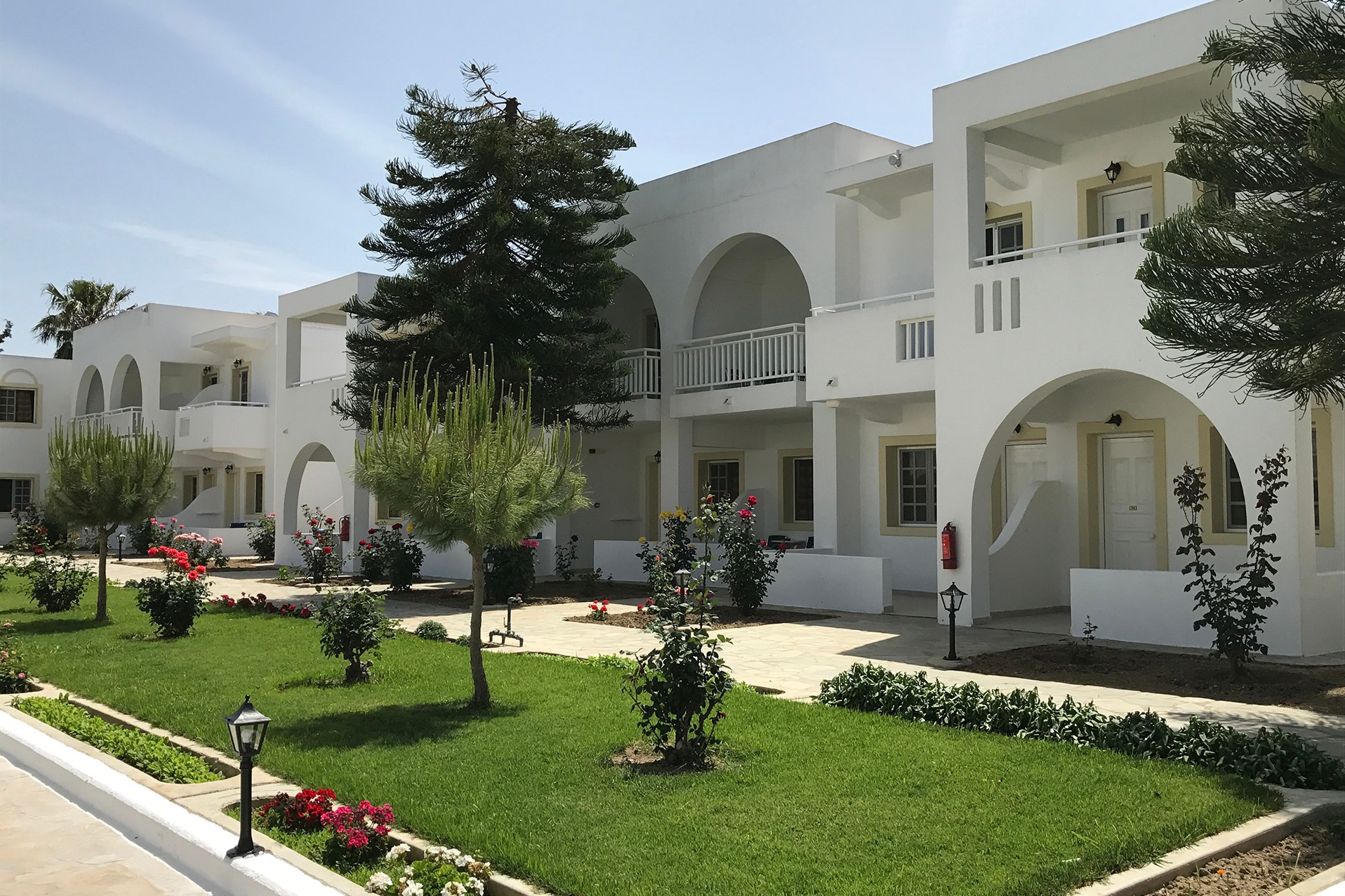 ΤΟ ΞΕΝΟΔΟΧΕΙΟ ΠΑΛΛΑΔΙΟΝ ΣΤΟ ΜΑΡΜΑΡΙ ΤΗΣ ΚΩ ΑΝΑΖΗΤΑ ΣΕΡΒΙΤΟΡΟ ΚΑΙ ΒΟΗΘΟ ...