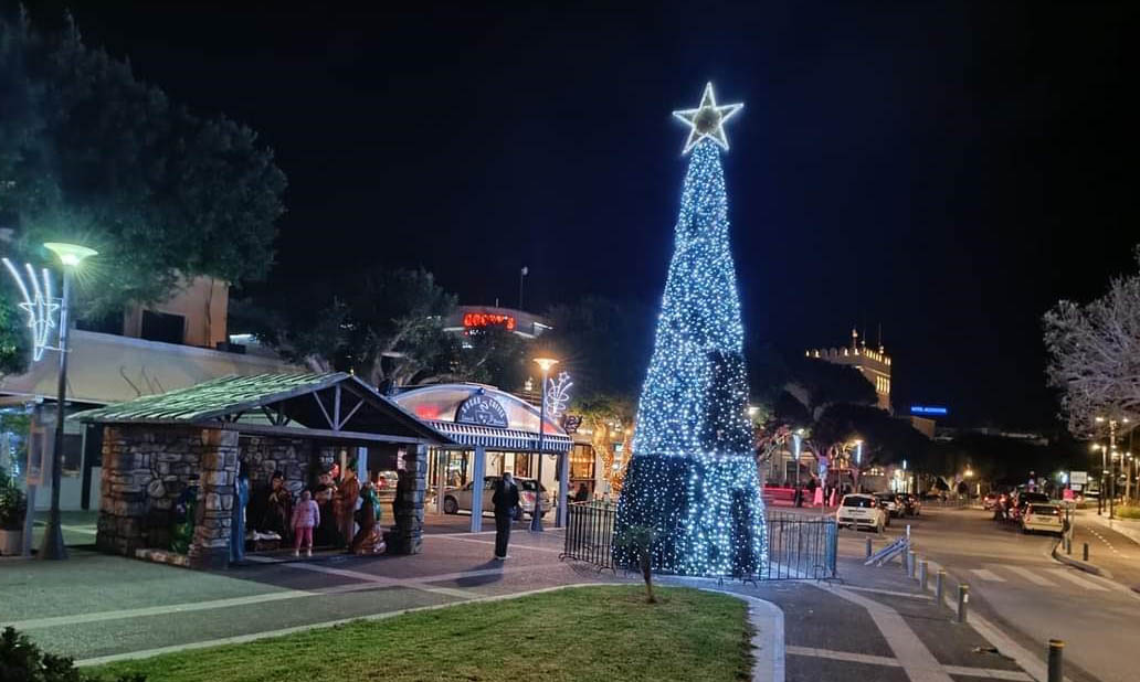 Aναβάλλεται για την Δευτέρα η σημερινή φωταγώγηση του ...