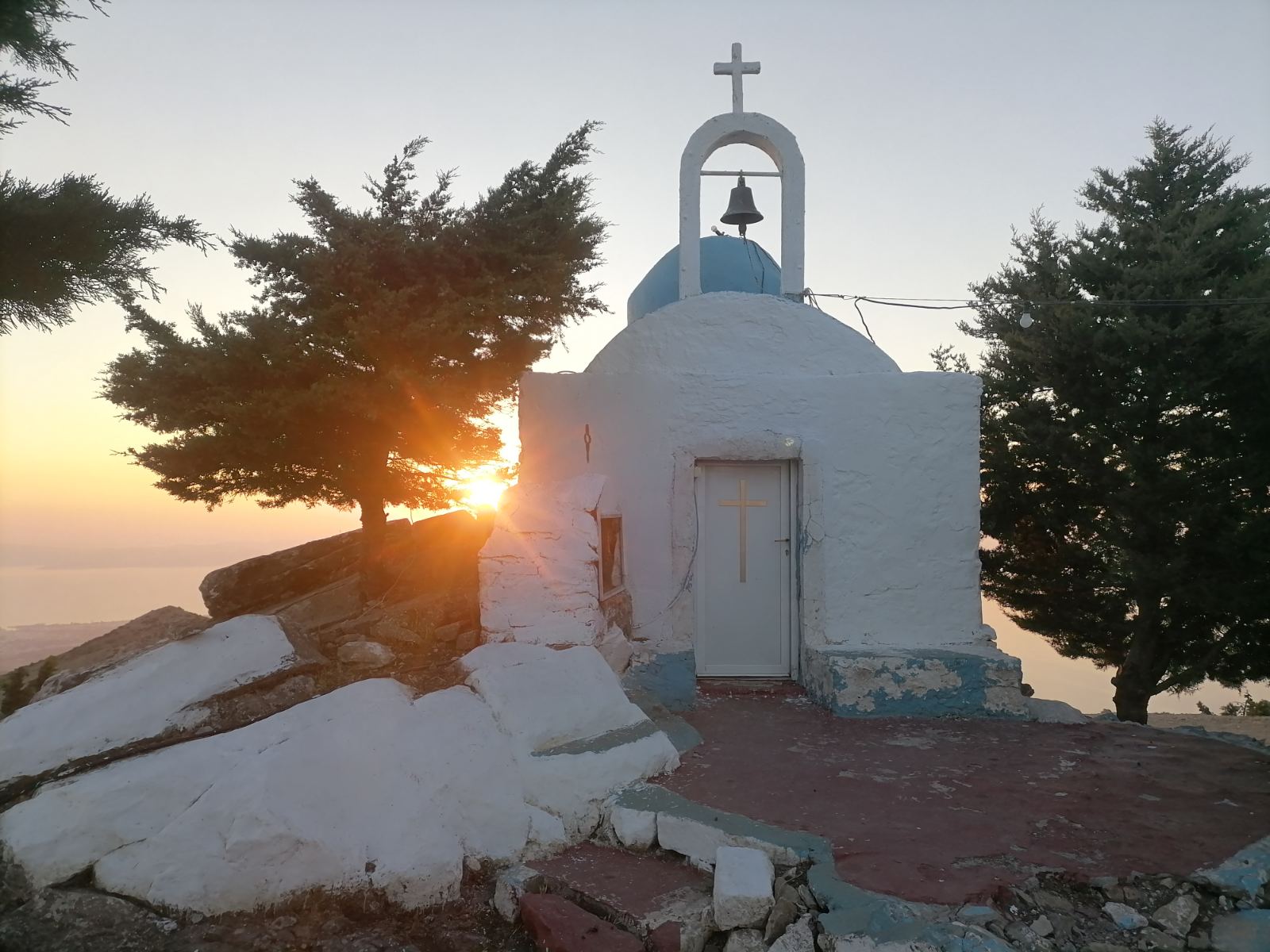 Τα γιορτινά του φόρεσε το εξωκλήσι του Χριστού στον Δίκαιο - vimatisko.gr