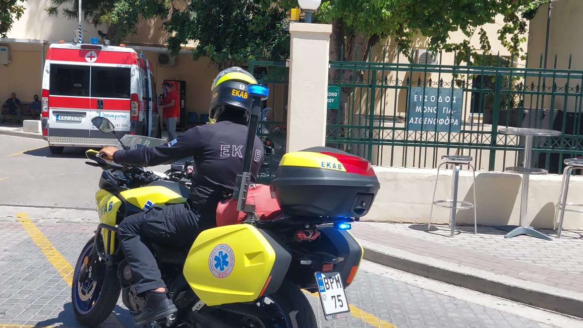 Eυχαριστήριο στον μοτοσικλετιστή του ΕΚΑΒ Μ. Κυπραίο - vimatisko.gr