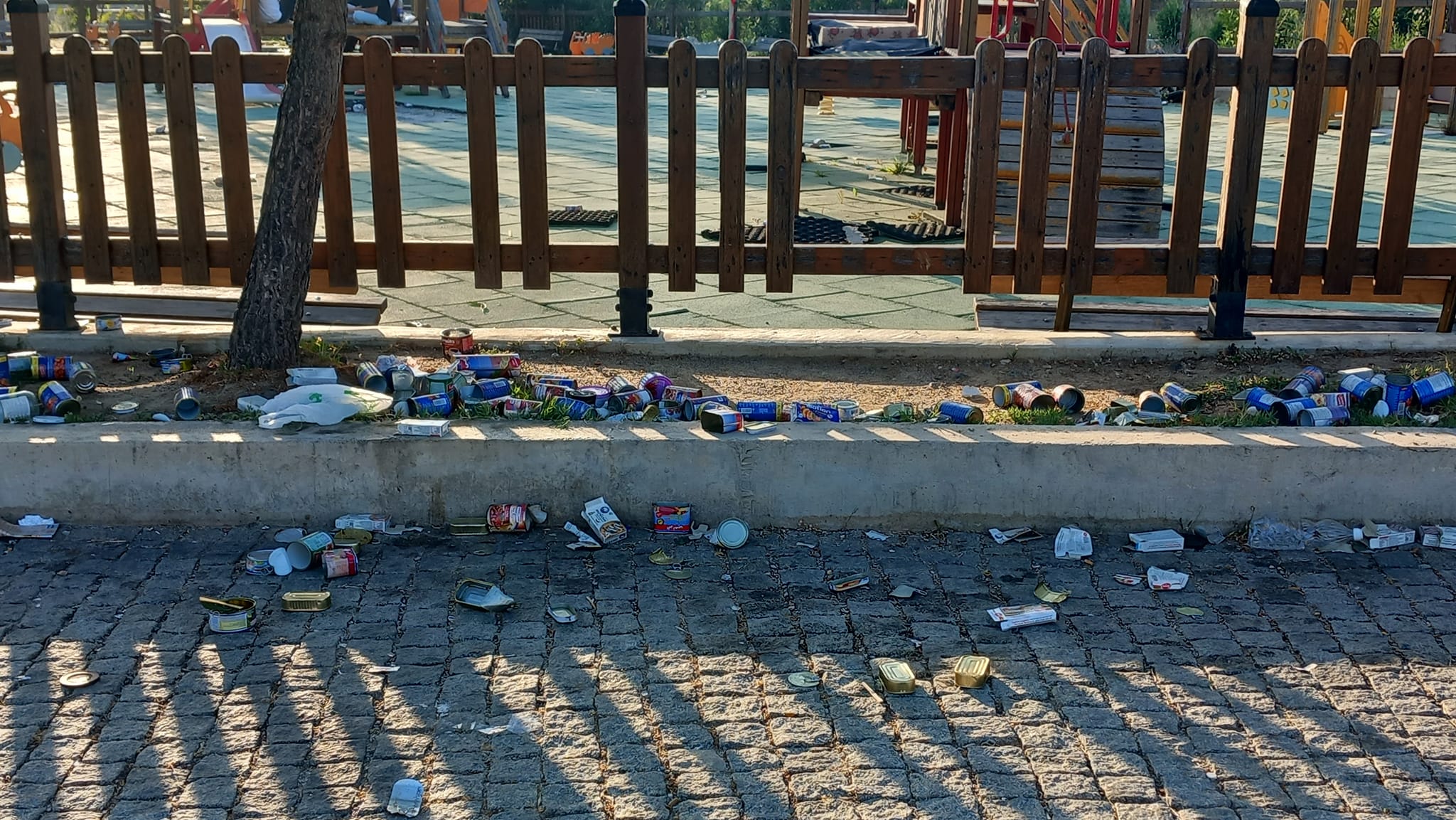 Αυτή είναι η εικόνα της παιδικής χαράς στο Πυλί (Αγ. Γεώργιο ...
