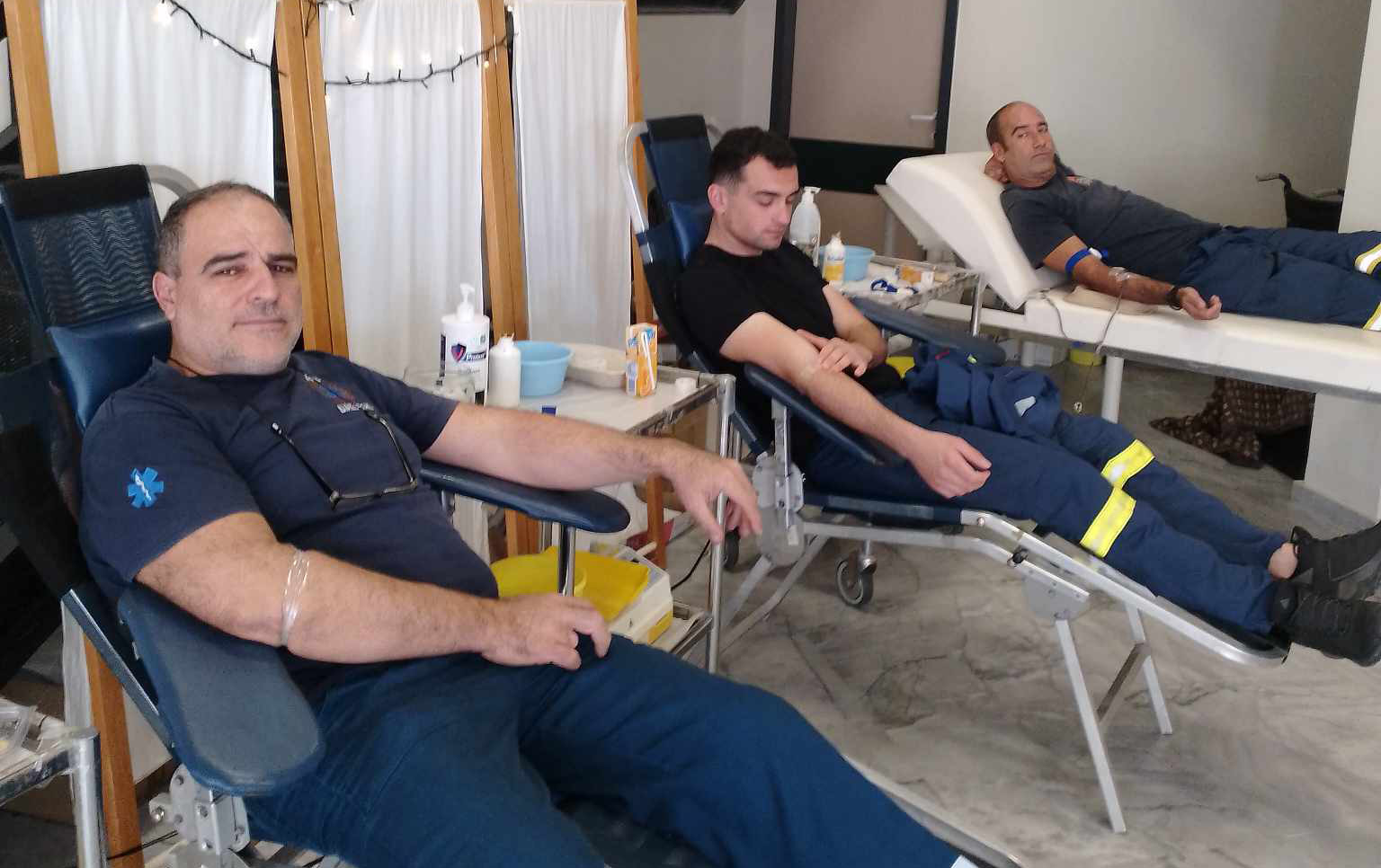 Προσφορά αίματος από πληρώματα του Πυροσβεστικού Σώματος και του ΕΚΑΒ ...