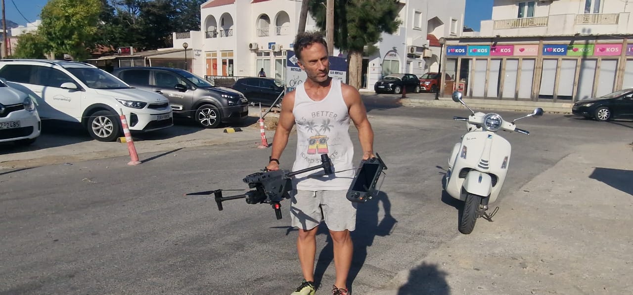 Συνδρομή του Μ. Χριστοδουλίδη με το drone του στην προσπάθεια πυρόσβεσης - vimatisko.gr