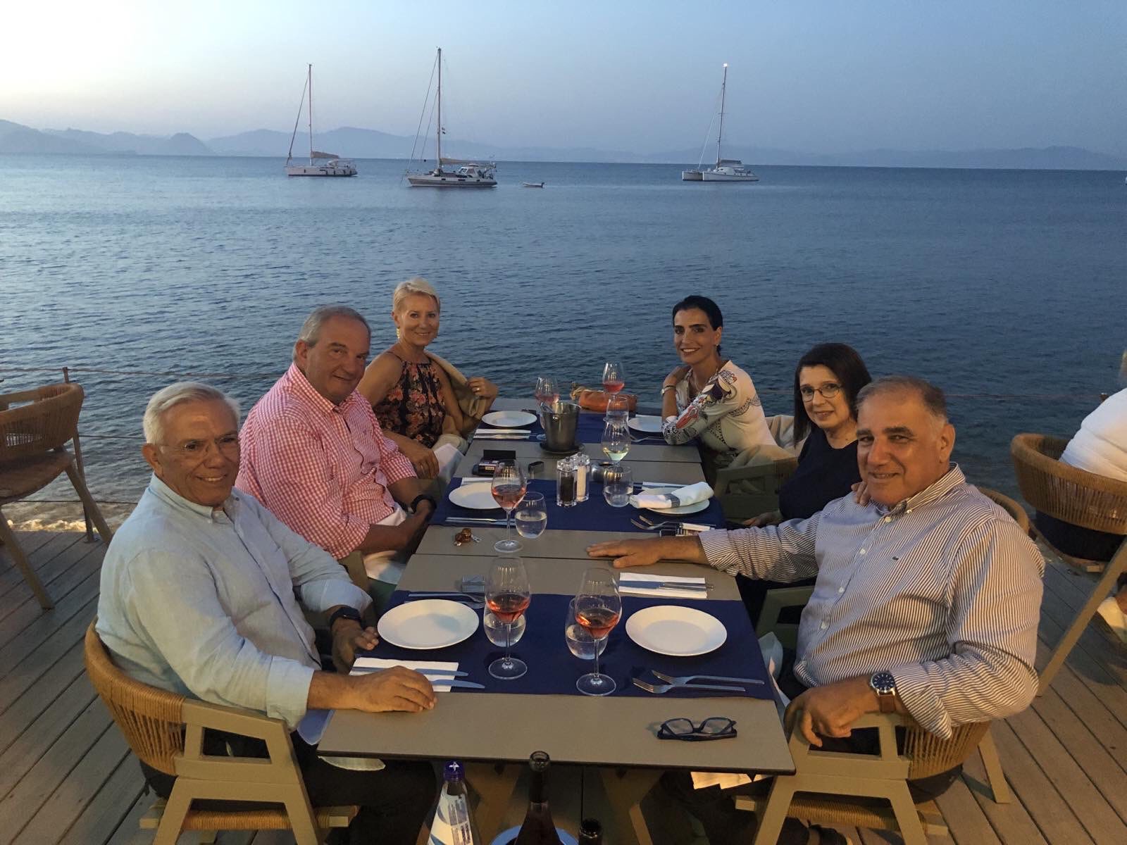 Στο "H2O" ο Κώστας Καραμανλής με τον Γ. Βαληνάκη καλεσμένοι της ...