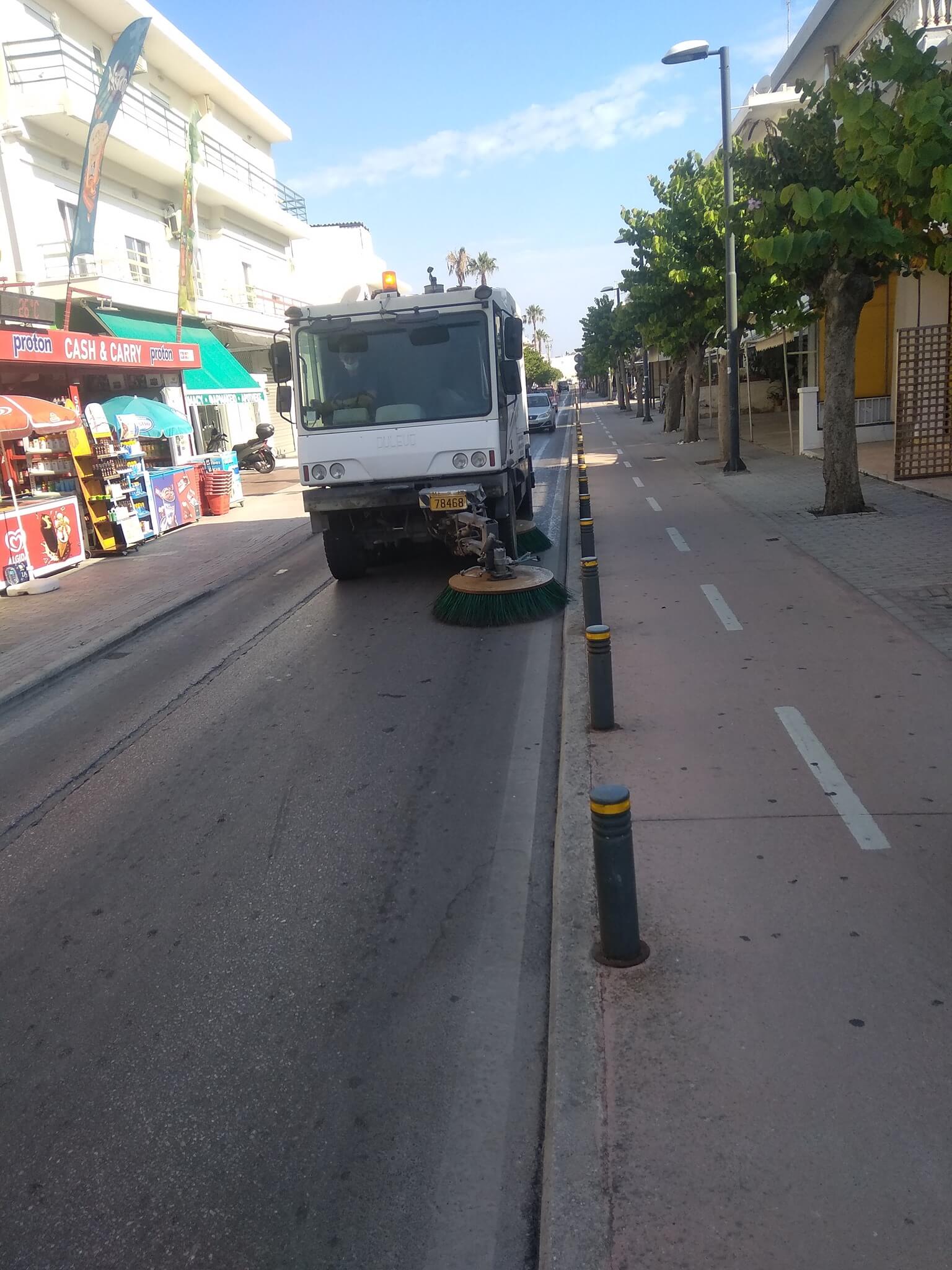 Δήμος Κω: Καθαρισμός κεντρικών οδών της Κω με το μηχανικό σάρωθρο - vimatisko.gr