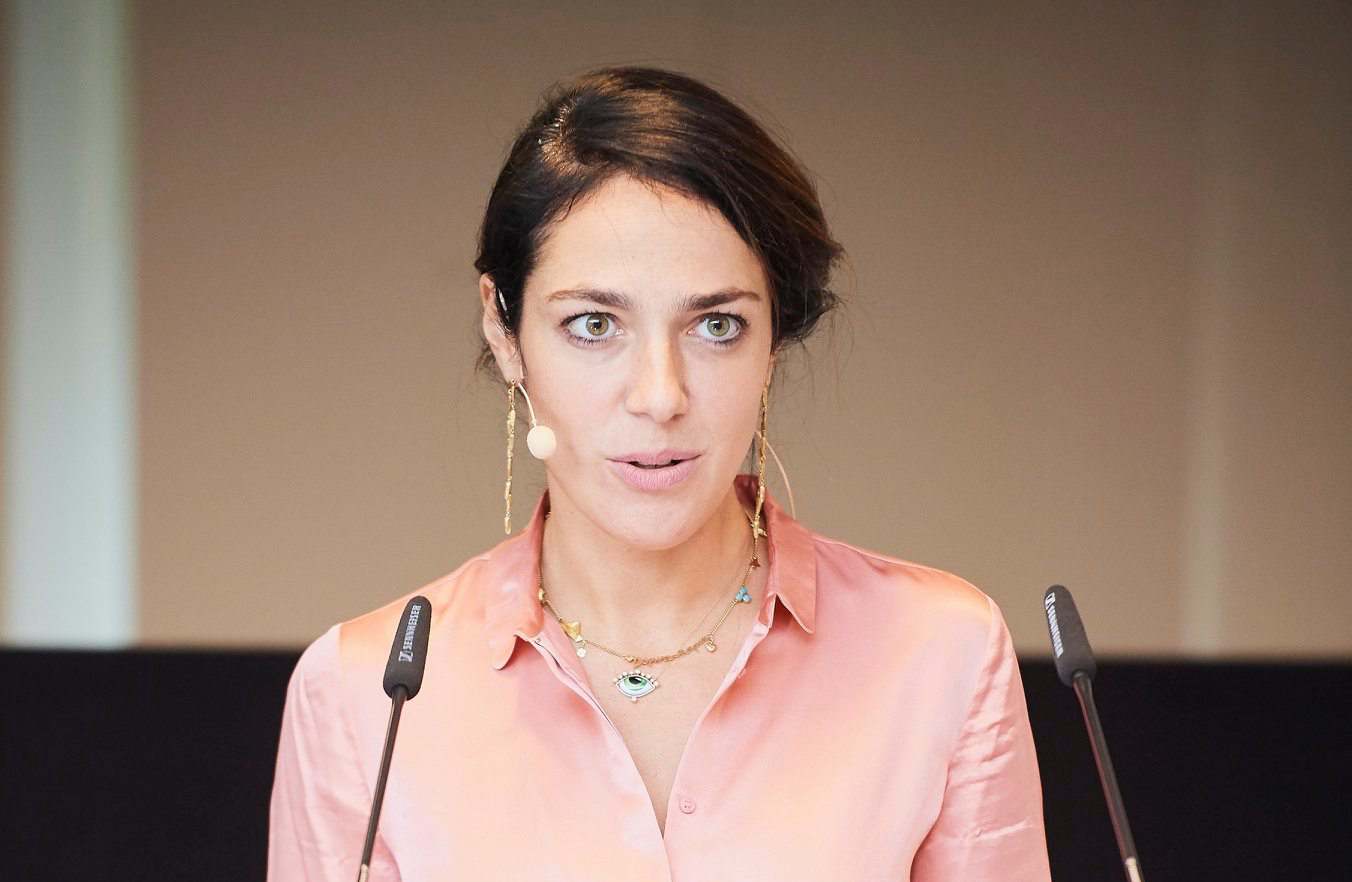 Δόμνα Μιχαηλίδου: Το 75% ανενεργών στρατοπέδων θα διατεθεί για κοινωνικές κατοικίες - vimatisko.gr