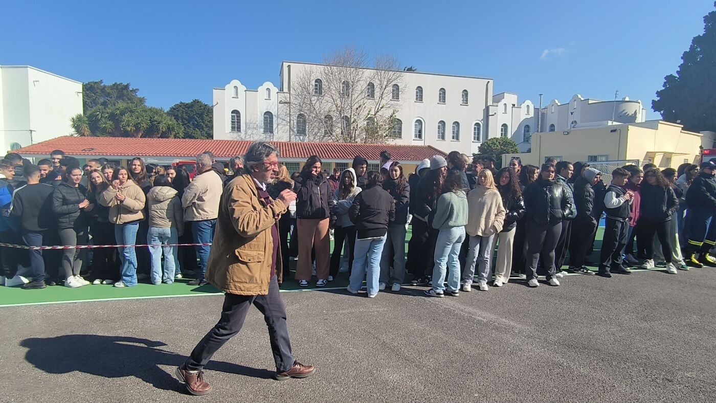 KYΡΙΕ ΧΑΡΤΟΦΙΛΗ, ΤΟΣΟΣ ΚΟΠΟΣ ΓΙΑ ΝΑ ΜΑΣ ΠΕΙΤΕ ΟΤΙ ΕΙΣΤΕ “DEALER ...