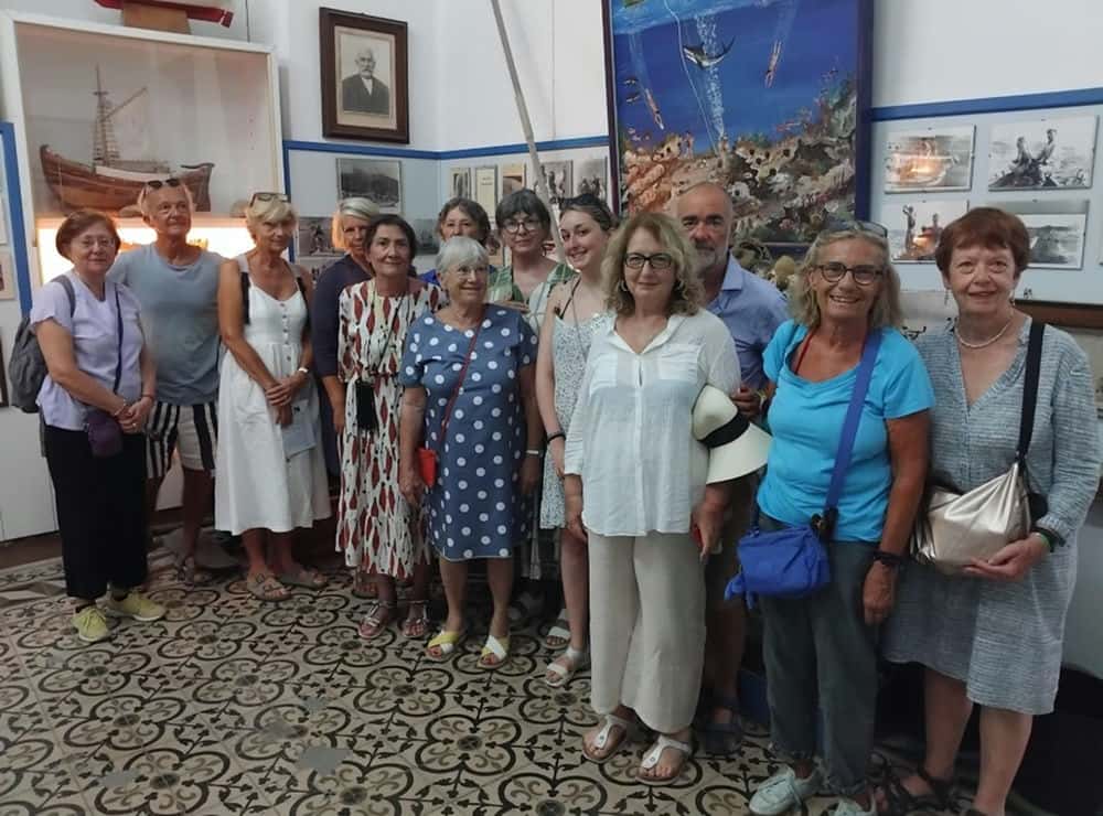 Γάλλοι φιλέλληνες μαθαίνουν ελληνικά στην Κάλυμνο - vimatisko.gr