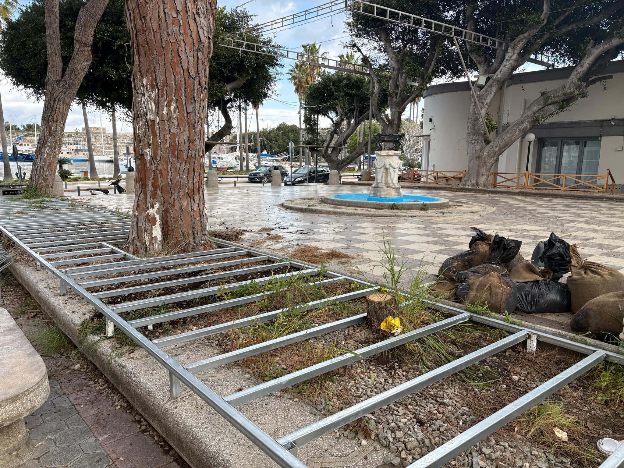 Συμπολίτισσα μας για κατασκευή ιδιώτη δίπλα από το Δημαρχείο: Όλα πια ...