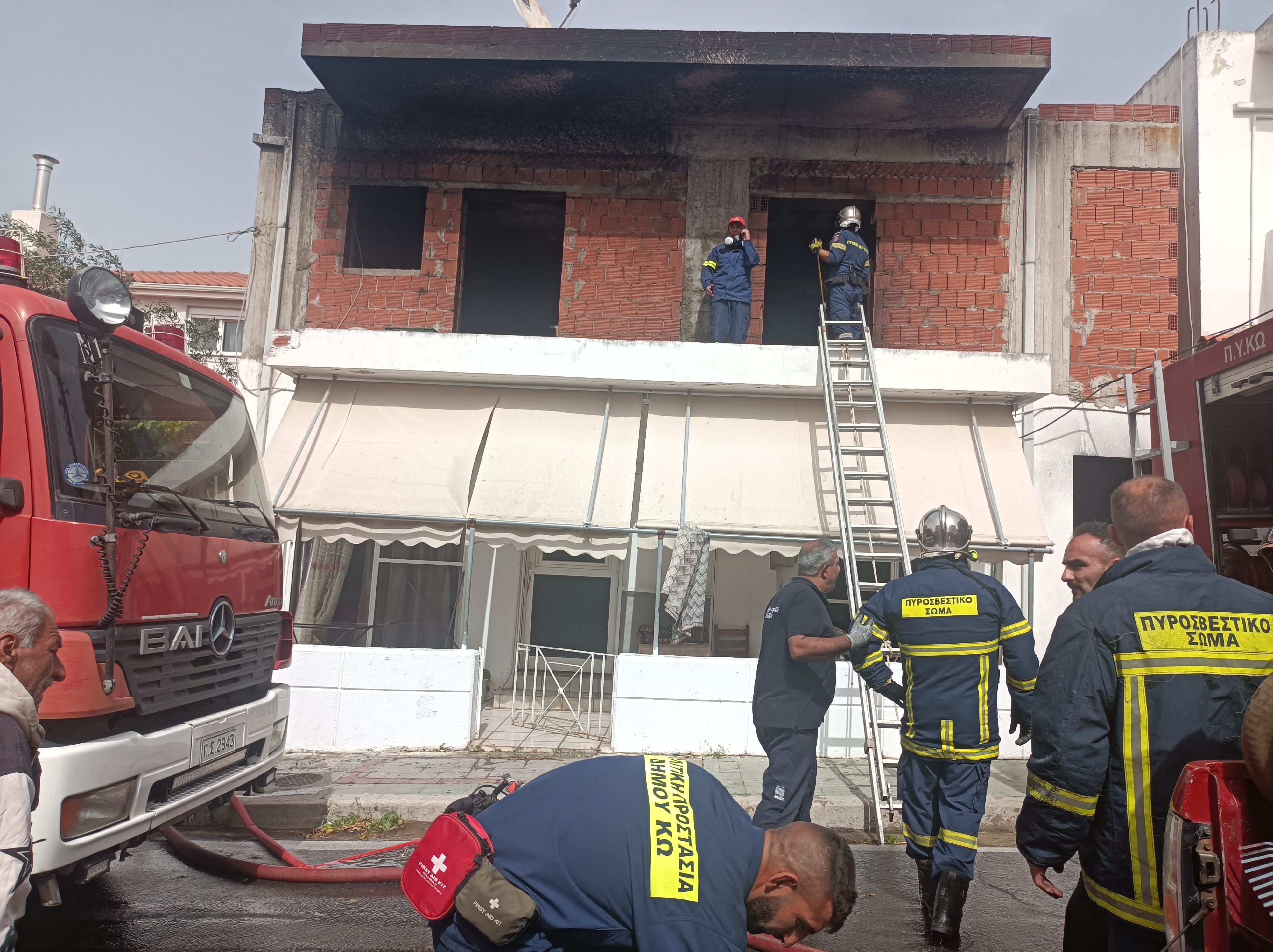 Φωτιά σε διώροφη μονοκατοικία στο Πυλί - vimatisko.gr